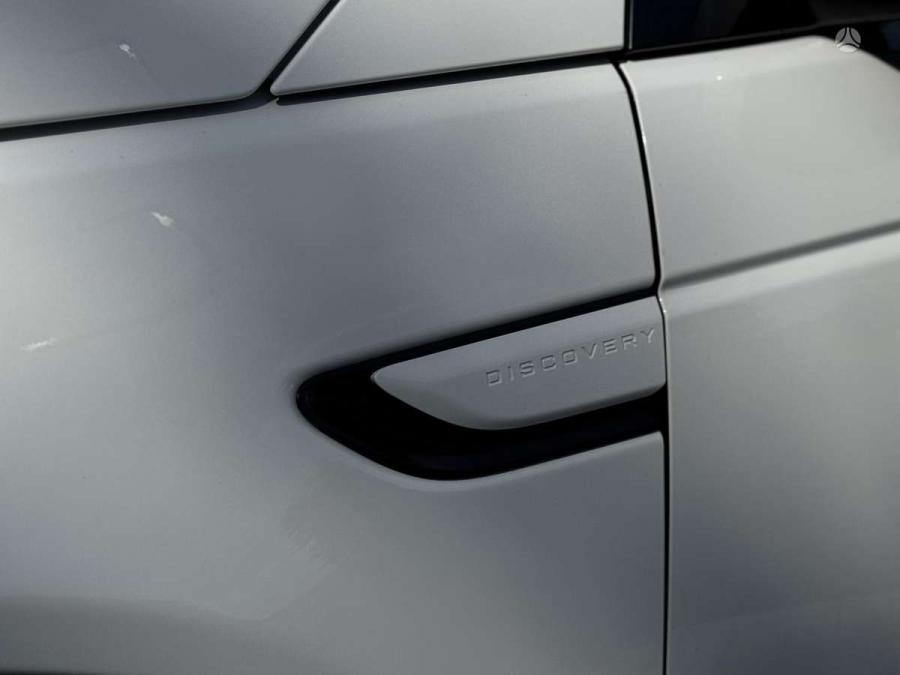 White Land Rover Discovery Sport 2020 in Kaunas, with an engine capacity of 2.00 L and mileage of 177 thousand km for 13999 €, photo 28 on AUTOMOTO.COM.LV
