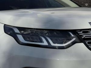 White Land Rover Discovery Sport 2020 in Kaunas, with an engine capacity of 2.00 L and mileage of 177 thousand km for 13999 €, photo 29 on AUTOMOTO.COM.LV