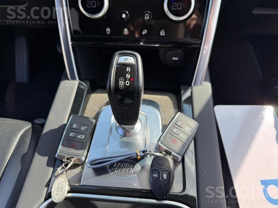 Balts Land Rover Discovery Sport 2020 Rīga, ar dzinēja tilpumu 2.00 L un nobraukumu 98 tūkst. km par 16790 €, foto 8 vietnē AUTOMOTO.COM.LV