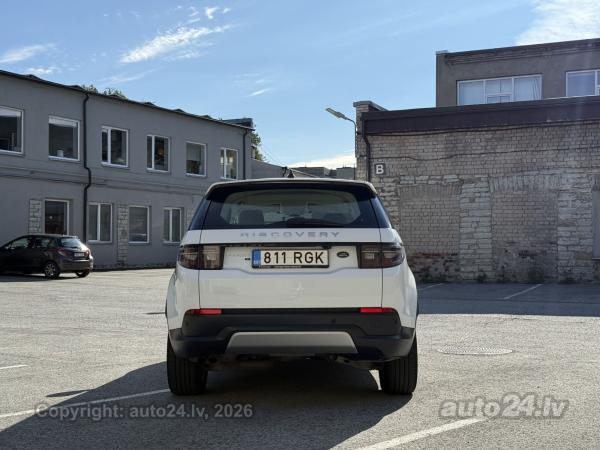 White Land Rover Discovery Sport 2020 in Tallinn, with an engine capacity of 2.00 L and mileage of 132 thousand km for 21500 €, photo 6 on AUTOMOTO.COM.LV