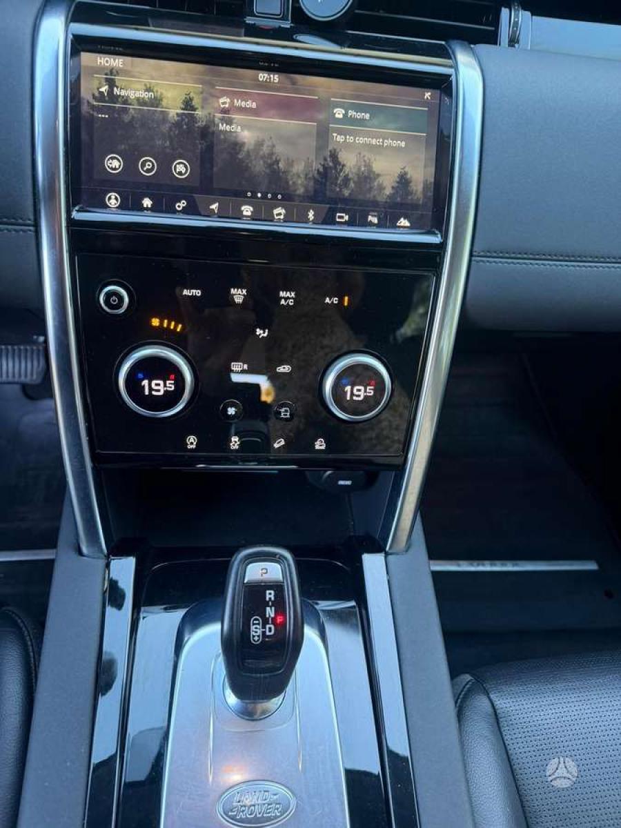 Balts Land Rover Discovery Sport 2020 Šauļi, ar dzinēja tilpumu 2.00 L un nobraukumu 154 tūkst. km par 17800 €, foto 7 vietnē AUTOMOTO.COM.LV