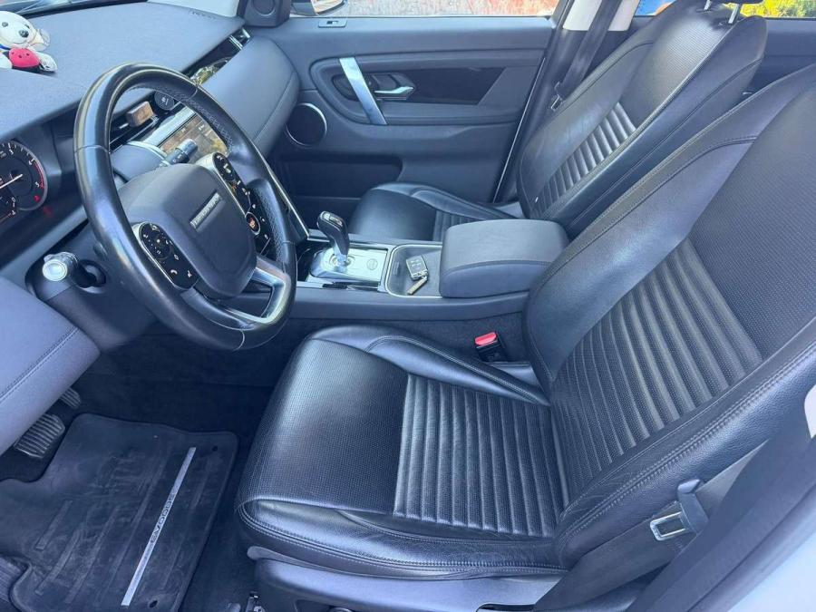 Balts Land Rover Discovery Sport 2020 Šauļi, ar dzinēja tilpumu 2.00 L un nobraukumu 154 tūkst. km par 17800 €, foto 8 vietnē AUTOMOTO.COM.LV