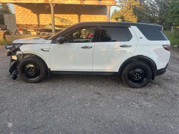 Balts Land Rover Discovery Sport 2021 Alīta, ar dzinēja tilpumu 2.00 L un nobraukumu 54 tūkst. km par 15400 €, foto 4 vietnē AUTOMOTO.COM.LV