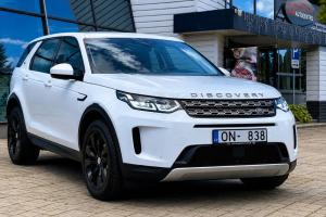 Balts Land Rover Discovery Sport 2021 Daugavpils, ar dzinēja tilpumu 2.00 L un nobraukumu 69 tūkst. km par 18450 €, foto  vietnē AUTOMOTO.COM.LV