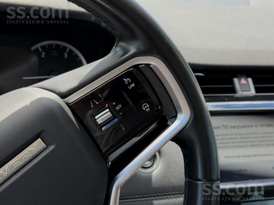 White Land Rover Discovery Sport 2021 in Daugavpils, with an engine capacity of 2.00 L and mileage of 69 thousand km for 18450 €, photo 11 on AUTOMOTO.COM.LV
