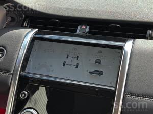 White Land Rover Discovery Sport 2021 in Daugavpils, with an engine capacity of 2.00 L and mileage of 69 thousand km for 18450 €, photo 15 on AUTOMOTO.COM.LV