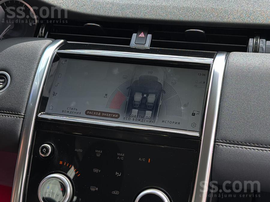 White Land Rover Discovery Sport 2021 in Daugavpils, with an engine capacity of 2.00 L and mileage of 69 thousand km for 18450 €, photo 19 on AUTOMOTO.COM.LV