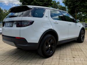 White Land Rover Discovery Sport 2021 in Daugavpils, with an engine capacity of 2.00 L and mileage of 69 thousand km for 18450 €, photo 25 on AUTOMOTO.COM.LV