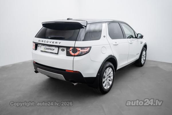 White Land Rover Discovery Sport 2017 in Tallinn, with an engine capacity of 2.00 L and mileage of 90 thousand km for 17999 €, photo 4 on AUTOMOTO.COM.LV