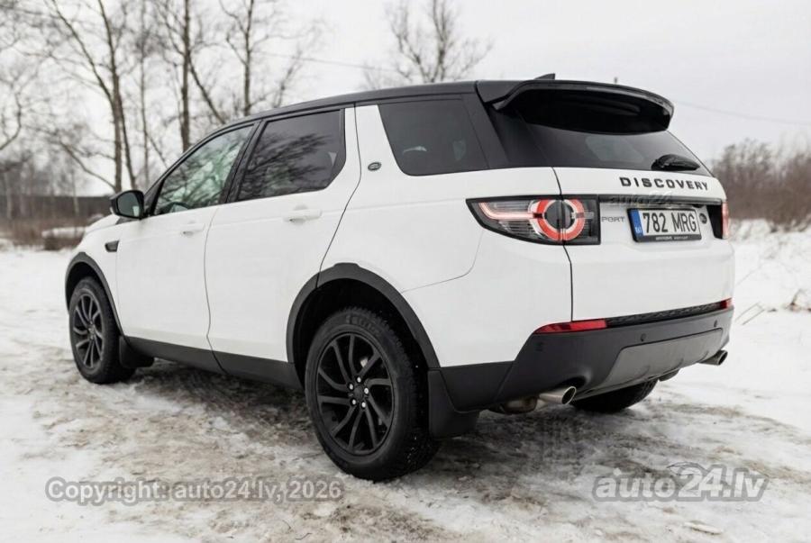 White Land Rover Discovery Sport 2017 in Tallinn, with an engine capacity of 2.00 L and mileage of 197 thousand km for 12990 €, photo 4 on AUTOMOTO.COM.LV