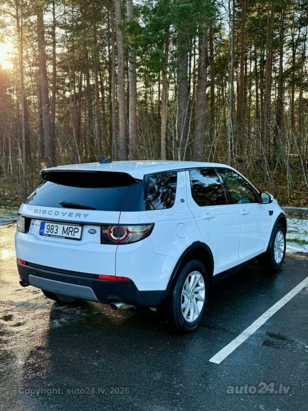 Balts Land Rover Discovery Sport 2018 Tallina, ar dzinēja tilpumu 2.00 L un nobraukumu 125 tūkst. km par 14999 €, foto 2 vietnē AUTOMOTO.COM.LV