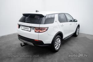 White Land Rover Discovery Sport 2020 in Tallinn, with an engine capacity of 2.00 L and mileage of 144 thousand km for 21899 €, photo 4 on AUTOMOTO.COM.LV