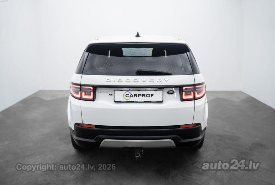 White Land Rover Discovery Sport 2020 in Tallinn, with an engine capacity of 2.00 L and mileage of 144 thousand km for 21899 €, photo 5 on AUTOMOTO.COM.LV