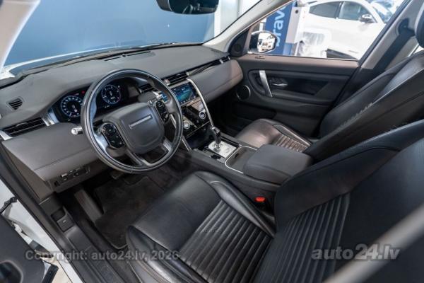 White Land Rover Discovery Sport 2020 in Tallinn, with an engine capacity of 2.00 L and mileage of 111 thousand km for 22990 €, photo 6 on AUTOMOTO.COM.LV