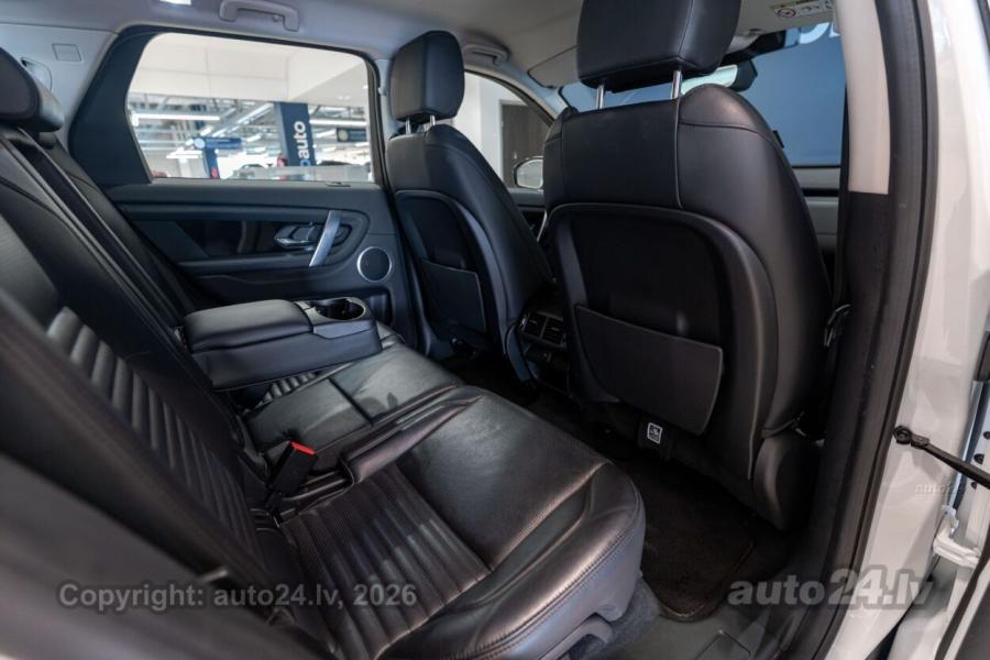 Balts Land Rover Discovery Sport 2020 Tallina, ar dzinēja tilpumu 2.00 L un nobraukumu 111 tūkst. km par 22990 €, foto 14 vietnē AUTOMOTO.COM.LV