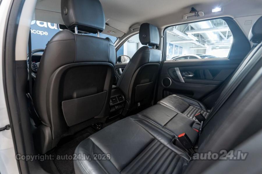 Balts Land Rover Discovery Sport 2020 Tallina, ar dzinēja tilpumu 2.00 L un nobraukumu 111 tūkst. km par 22990 €, foto 16 vietnē AUTOMOTO.COM.LV