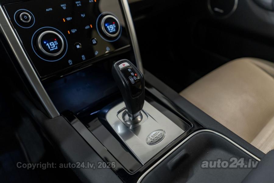 Белый Ленд Ровер Discovery Sport 2021 в Таллин, объемом двигателя 2.00 л и пробегом 70 тыс. км за 28990 €, фото 12 на AUTOMOTO.COM.LV