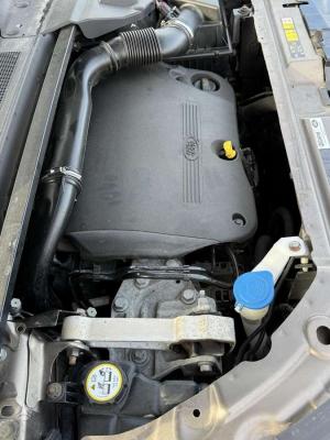 Yellow Land Rover Discovery Sport 2015 in Kaunas, with an engine capacity of 2.18 L and mileage of 215 thousand km for 11600 €, photo 18 on AUTOMOTO.COM.LV