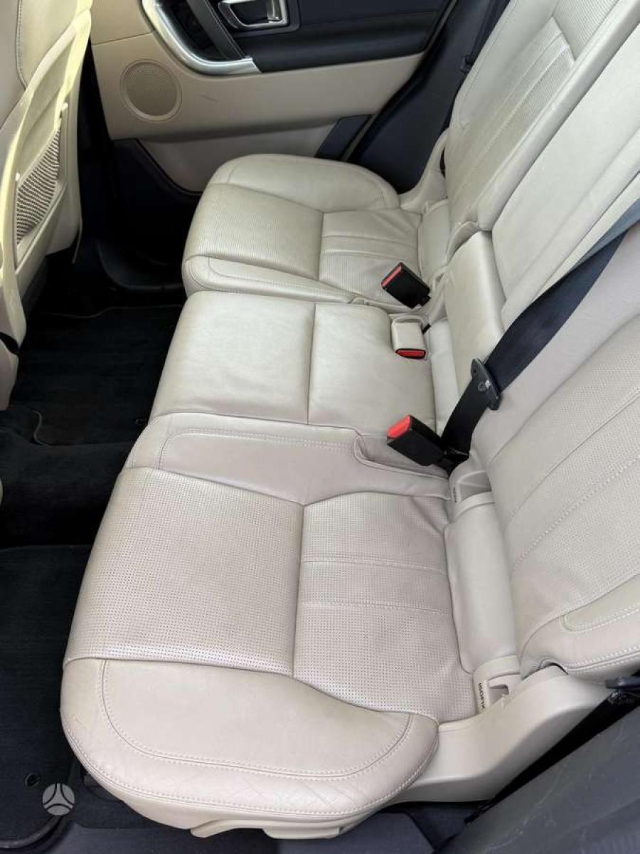 Yellow Land Rover Discovery Sport 2015 in Kaunas, with an engine capacity of 2.18 L and mileage of 215 thousand km for 11600 €, photo 19 on AUTOMOTO.COM.LV