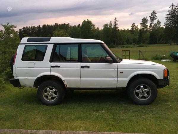 White Land Rover Discovery 2000 in Siauliai, with an engine capacity of 2.50 L and mileage of 260 thousand km for 3500 €, photo 4 on AUTOMOTO.COM.LV