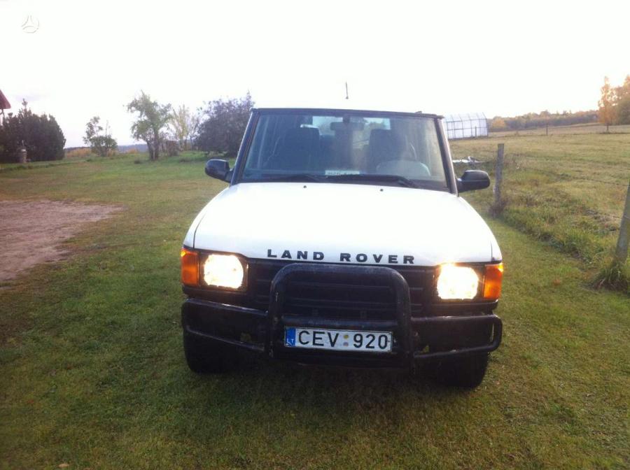 White Land Rover Discovery 2000 in Siauliai, with an engine capacity of 2.50 L and mileage of 260 thousand km for 3500 €, photo 7 on AUTOMOTO.COM.LV