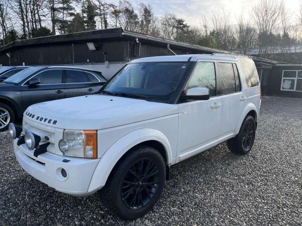 White Land Rover Discovery 2006 in Vilnius, with an engine capacity of 2.72 L and mileage of 319 thousand km for 6300 €, photo 1 on AUTOMOTO.COM.LV