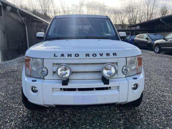 White Land Rover Discovery 2006 in Vilnius, with an engine capacity of 2.72 L and mileage of 319 thousand km for 6300 €, photo 6 on AUTOMOTO.COM.LV