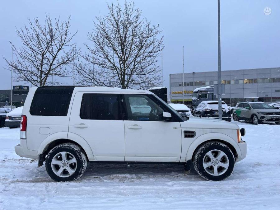 Balts Land Rover Discovery 2006 Viļņa, ar dzinēja tilpumu 2.72 L un nobraukumu 319 tūkst. km par 5300 €, foto 1 vietnē AUTOMOTO.COM.LV