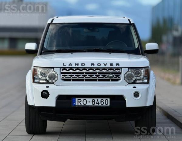 White Land Rover Discovery 2011 in Riga, with an engine capacity of 3.00 L and mileage of 234 thousand km for 11000 €, photo 1 on AUTOMOTO.COM.LV