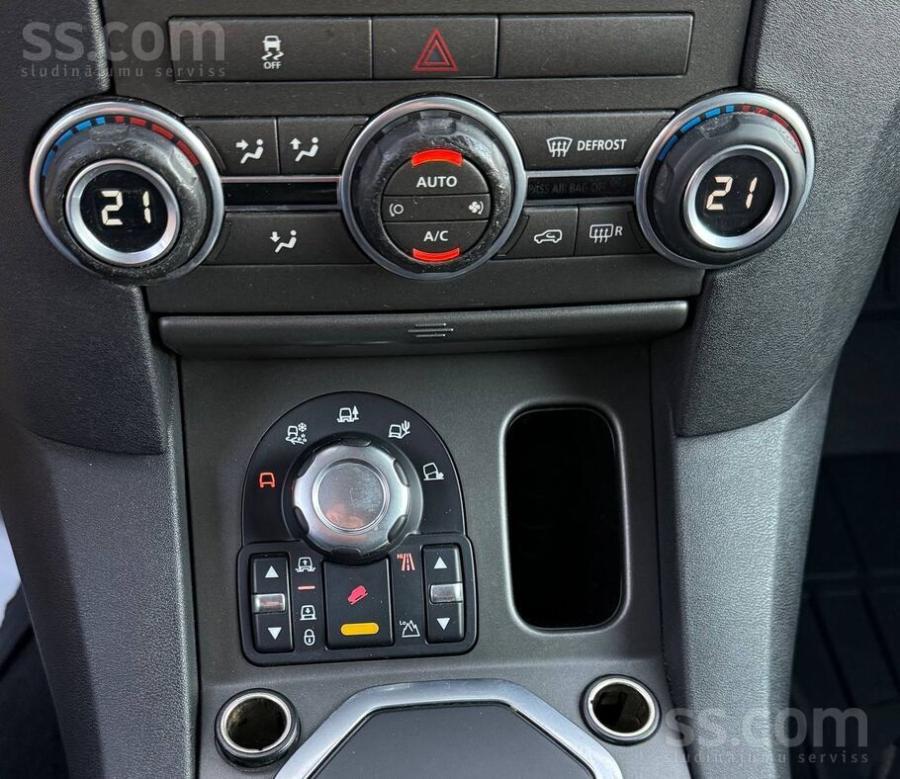 Balts Land Rover Discovery 2011 Rīga, ar dzinēja tilpumu 3.00 L un nobraukumu 234 tūkst. km par 11000 €, foto 16 vietnē AUTOMOTO.COM.LV