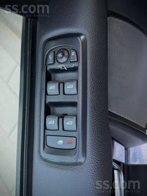 Balts Land Rover Discovery 2011 Rīga, ar dzinēja tilpumu 3.00 L un nobraukumu 234 tūkst. km par 11000 €, foto 18 vietnē AUTOMOTO.COM.LV