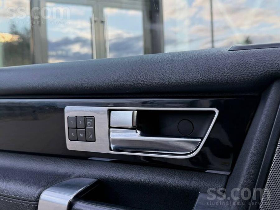 Balts Land Rover Discovery 2011 Rīga, ar dzinēja tilpumu 3.00 L un nobraukumu 234 tūkst. km par 11000 €, foto 20 vietnē AUTOMOTO.COM.LV