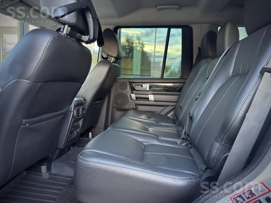 Balts Land Rover Discovery 2011 Rīga, ar dzinēja tilpumu 3.00 L un nobraukumu 234 tūkst. km par 11000 €, foto 24 vietnē AUTOMOTO.COM.LV