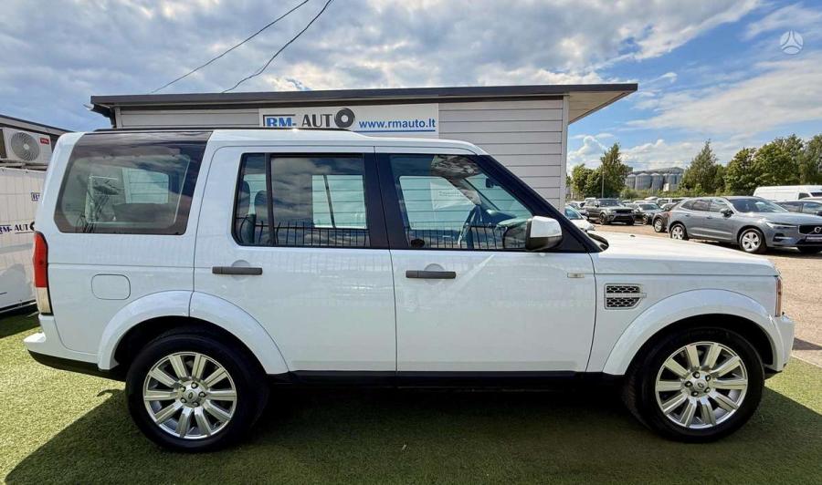 White Land Rover Discovery 2011 in Panevezys, with an engine capacity of 2.99 L and mileage of 292 thousand km for 8500 €, photo 5 on AUTOMOTO.COM.LV