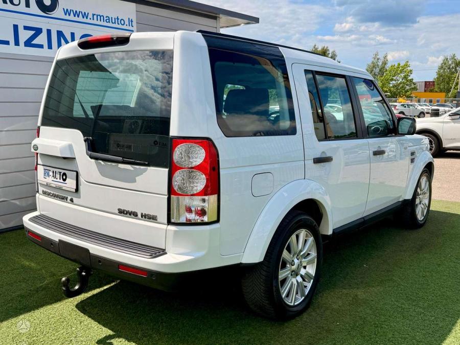 White Land Rover Discovery 2011 in Panevezys, with an engine capacity of 2.99 L and mileage of 292 thousand km for 8500 €, photo 6 on AUTOMOTO.COM.LV