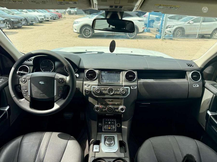 White Land Rover Discovery 2011 in Panevezys, with an engine capacity of 2.99 L and mileage of 292 thousand km for 8500 €, photo 14 on AUTOMOTO.COM.LV