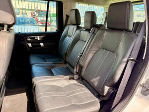 White Land Rover Discovery 2011 in Panevezys, with an engine capacity of 2.99 L and mileage of 292 thousand km for 8500 €, photo 24 on AUTOMOTO.COM.LV