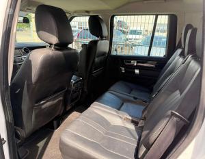 White Land Rover Discovery 2011 in Panevezys, with an engine capacity of 2.99 L and mileage of 292 thousand km for 8500 €, photo 25 on AUTOMOTO.COM.LV