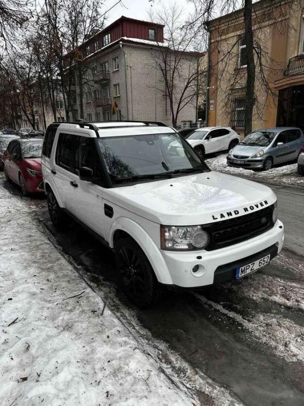 Balts Land Rover Discovery 2013 Viļņa, ar dzinēja tilpumu 5.00 L un nobraukumu 240 tūkst. km par 11200 €, foto 1 vietnē AUTOMOTO.COM.LV