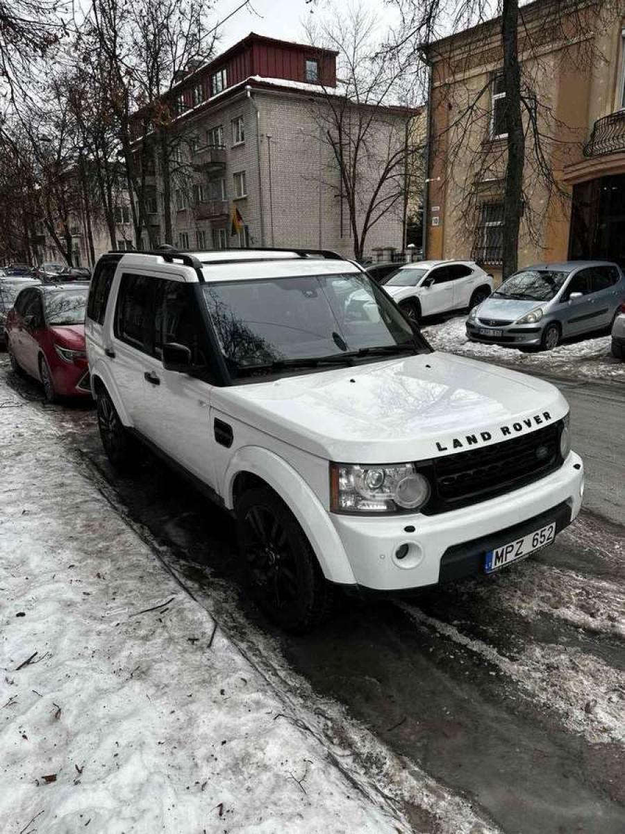 Balts Land Rover Discovery 2013 Viļņa, ar dzinēja tilpumu 5.00 L un nobraukumu 240 tūkst. km par 11200 €, foto 1 vietnē AUTOMOTO.COM.LV