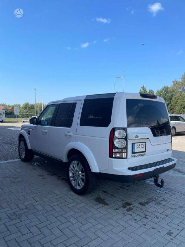 Balts Land Rover Discovery 2014 Klaipėda, ar dzinēja tilpumu 2.99 L un nobraukumu 320 tūkst. km par 12700 €, foto 4 vietnē AUTOMOTO.COM.LV