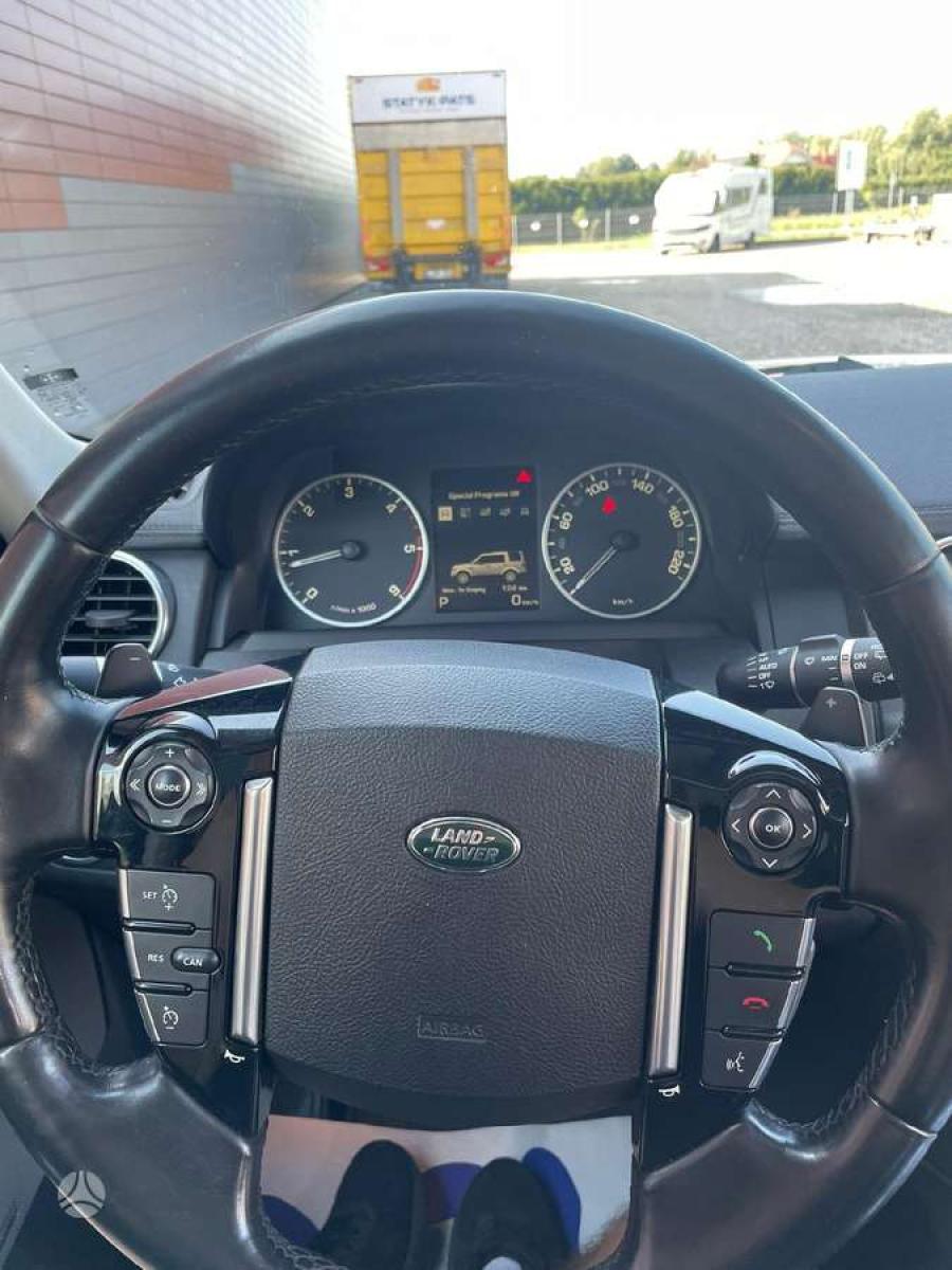 Balts Land Rover Discovery 2014 Klaipėda, ar dzinēja tilpumu 2.99 L un nobraukumu 320 tūkst. km par 12700 €, foto 15 vietnē AUTOMOTO.COM.LV