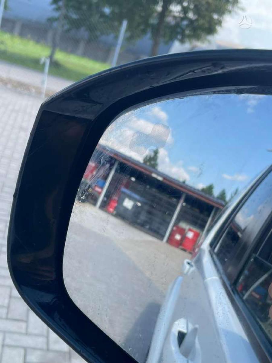 Balts Land Rover Discovery 2014 Klaipėda, ar dzinēja tilpumu 2.99 L un nobraukumu 320 tūkst. km par 12700 €, foto 17 vietnē AUTOMOTO.COM.LV
