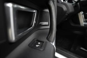 Balts Land Rover Discovery 2016 Rīga, ar dzinēja tilpumu 2.00 L un nobraukumu 190 tūkst. km par 12990 €, foto 3 vietnē AUTOMOTO.COM.LV