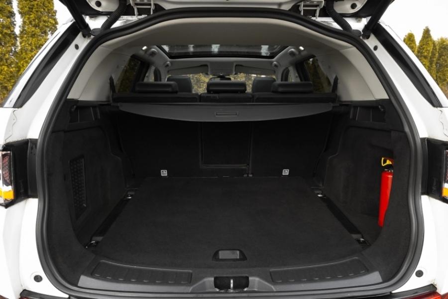 Balts Land Rover Discovery 2016 Rīga, ar dzinēja tilpumu 2.00 L un nobraukumu 190 tūkst. km par 12990 €, foto 11 vietnē AUTOMOTO.COM.LV