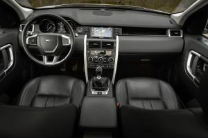 Balts Land Rover Discovery 2016 Rīga, ar dzinēja tilpumu 2.00 L un nobraukumu 190 tūkst. km par 12990 €, foto 21 vietnē AUTOMOTO.COM.LV