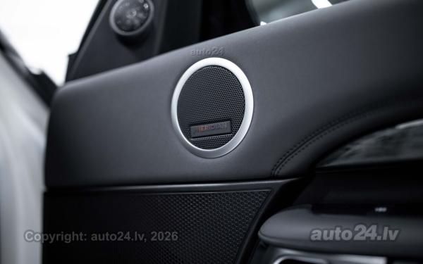 Balts Land Rover Discovery 2017 Tallina, ar dzinēja tilpumu 3.00 L un nobraukumu 0 tūkst. km par 26900 €, foto 8 vietnē AUTOMOTO.COM.LV