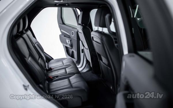 Balts Land Rover Discovery 2017 Tallina, ar dzinēja tilpumu 3.00 L un nobraukumu 0 tūkst. km par 26900 €, foto 9 vietnē AUTOMOTO.COM.LV