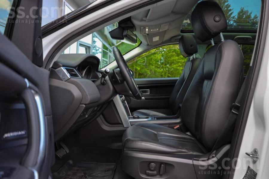 Balts Land Rover Discovery 2017 Rīga, ar dzinēja tilpumu 2.00 L un nobraukumu 0 tūkst. km par 10495 €, foto 13 vietnē AUTOMOTO.COM.LV