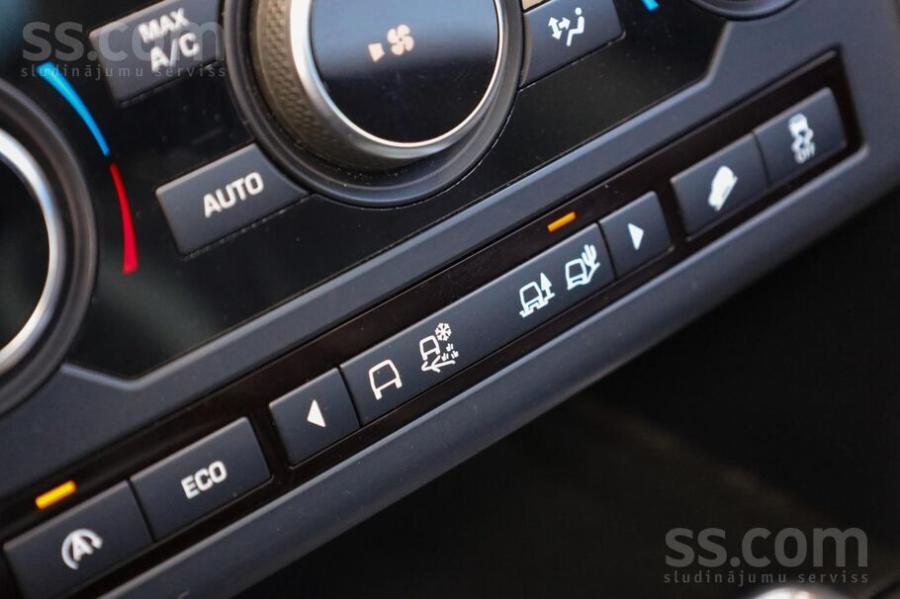 Balts Land Rover Discovery 2017 Rīga, ar dzinēja tilpumu 2.00 L un nobraukumu 0 tūkst. km par 10495 €, foto 17 vietnē AUTOMOTO.COM.LV